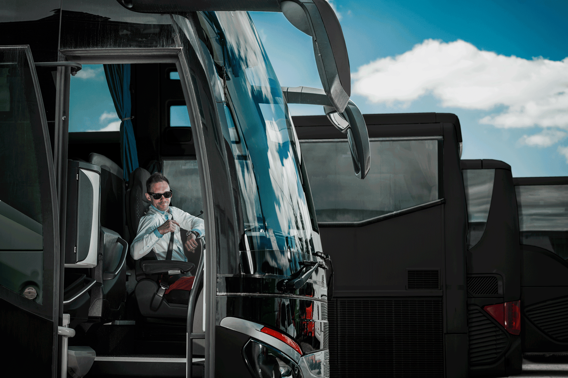 Airport transfer by coach and minibus